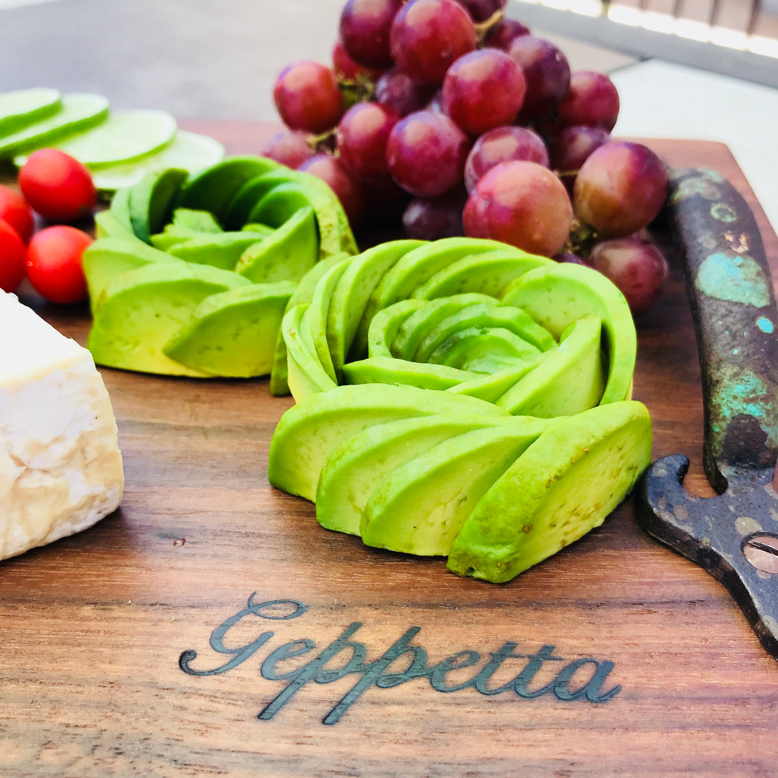 How to make an Avocado Rose! | Geppetta